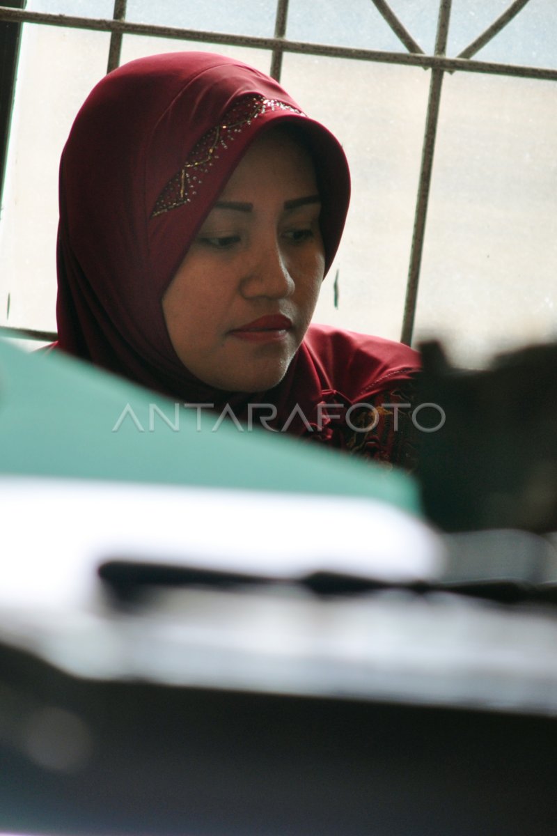 SIDANG DUGAAN KORUPSI UNIVERSITAS TERBUKA PALU | ANTARA Foto SIDANG DUGAAN KORUPSI UNIVERSITAS TERBUKA PALU | ANTARA Foto