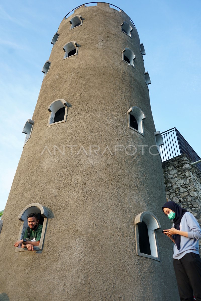 WISATA BENTENG ULANTHA KEMBALI RAMAI | ANTARA Foto WISATA BENTENG ULANTHA KEMBALI RAMAI | ANTARA Foto