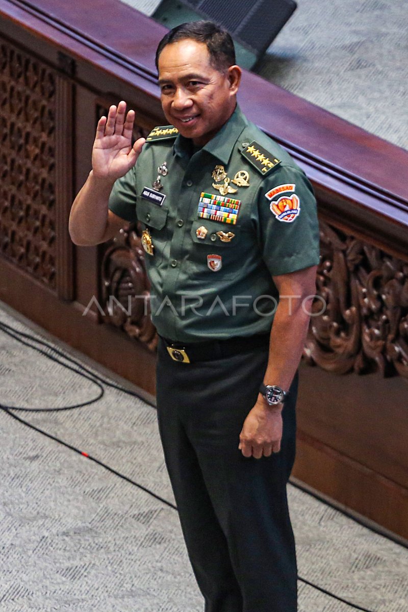 Dpr Tetapkan Agus Subiyanto Sebagai Panglima Tni Antara Foto