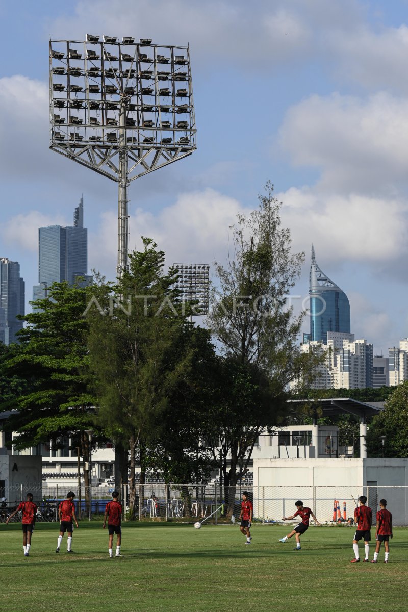 Latihan Timnas Indonesia U20 jelang lawan China | ANTARA Foto