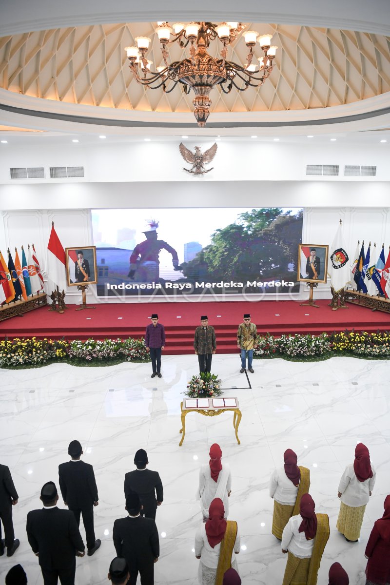 Pelantikan anggota KPU Maluku Utara | ANTARA Foto Pelantikan anggota KPU Maluku Utara | ANTARA Foto