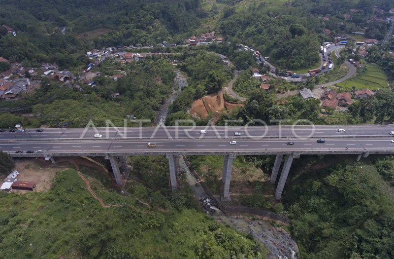DAMPAK PERBAIKAN JEMBATAN CISOMANG | ANTARA Foto DAMPAK PERBAIKAN JEMBATAN CISOMANG | ANTARA Foto
