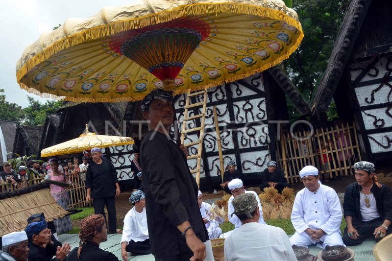 SEREN TAUN KAMPUNG SINDANG BARANG | ANTARA Foto