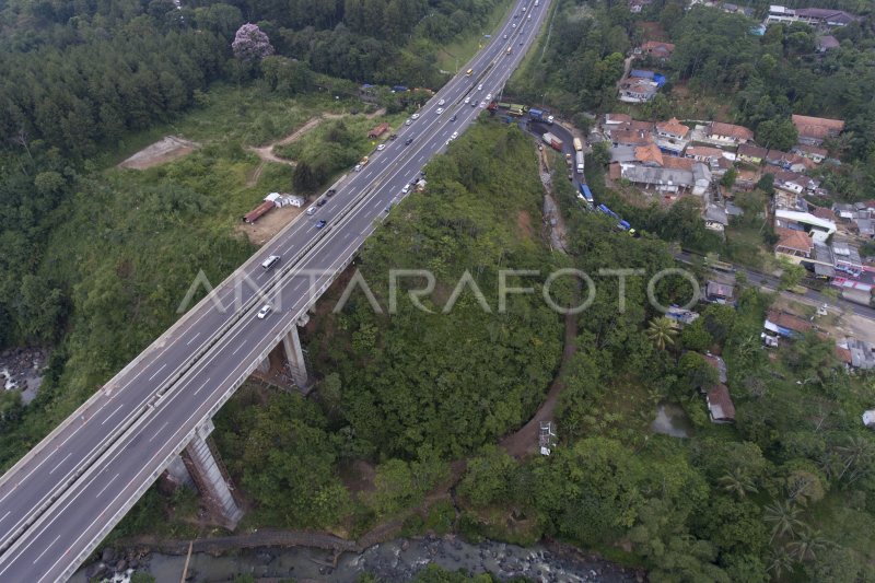 DAMPAK PERBAIKAN JEMBATAN CISOMANG | ANTARA Foto DAMPAK PERBAIKAN JEMBATAN CISOMANG | ANTARA Foto