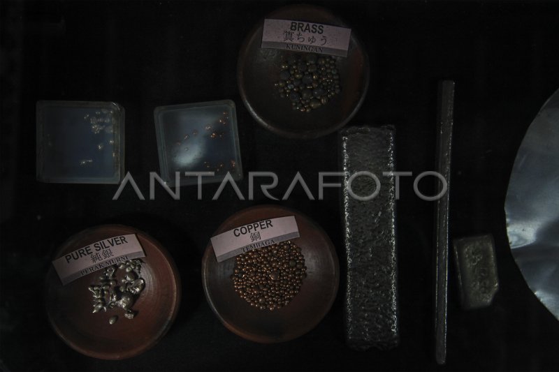 MENILIK KERAJINAN PERAK KOTAGEDE | ANTARA Foto