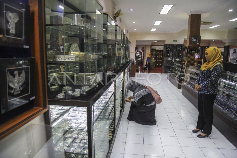 MENILIK KERAJINAN PERAK KOTAGEDE | ANTARA Foto
