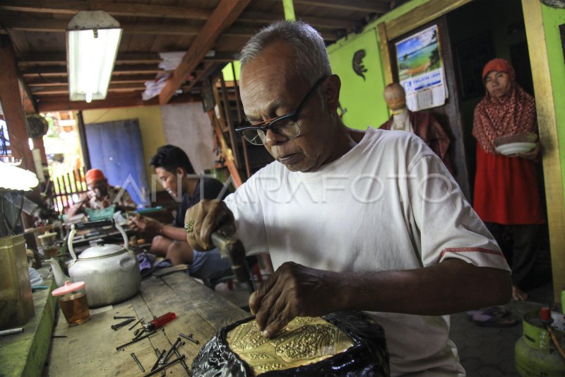 MENILIK KERAJINAN PERAK KOTAGEDE | ANTARA Foto