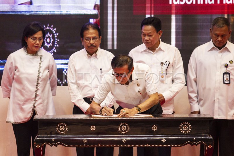 PERJANJIAN KERJA SAMA PENGUATAN DAN PEMANFAATAN BASIS DATA | ANTARA Foto PERJANJIAN KERJA SAMA PENGUATAN DAN PEMANFAATAN BASIS DATA | ANTARA Foto