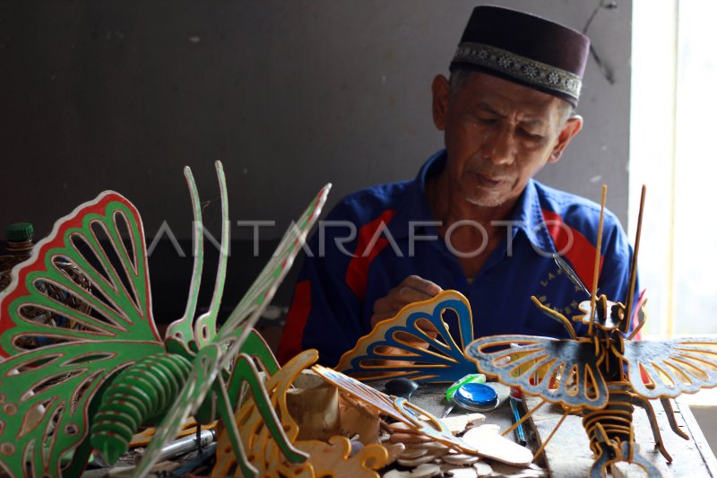KISAH DARI BALIK JERUJI BESI | ANTARA Foto KISAH DARI BALIK JERUJI BESI | ANTARA Foto