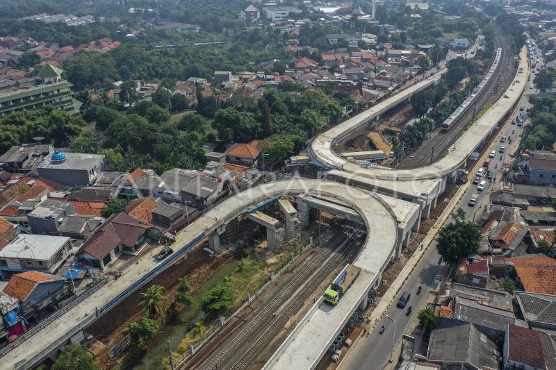 PEMBANGUNAN JALAN LAYANG TAPAL KUDA DI JAKARTA | ANTARA Foto PEMBANGUNAN JALAN LAYANG TAPAL KUDA DI JAKARTA | ANTARA Foto