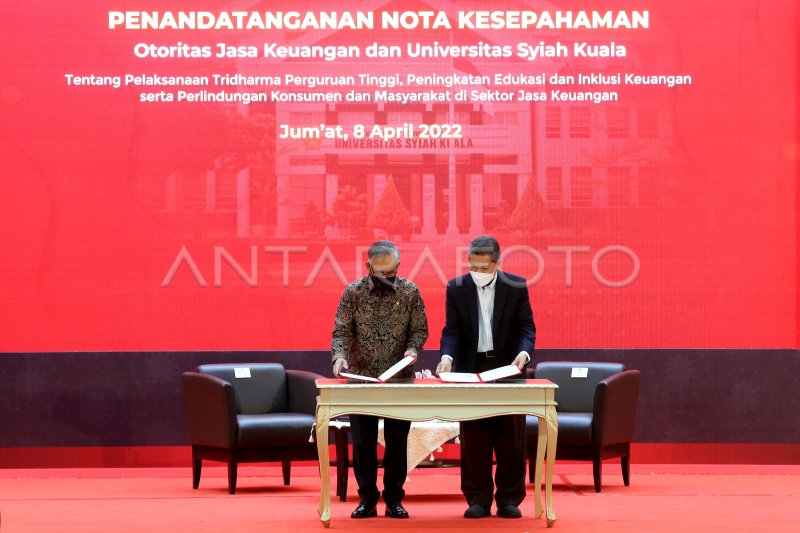 NOTA KESEPAHAMAN OJK DENGAN USK ACEH | ANTARA Foto