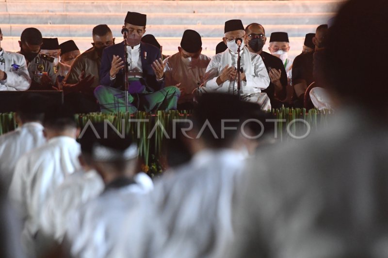 ZIKIR KEBANGSAAN 77 TAHUN INDONESIA MERDEKA | ANTARA Foto
