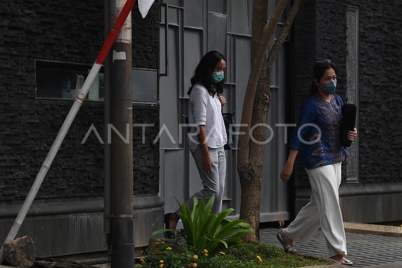LPSK DATANGI KEDIAMAN ISTRI IRJEN POL FERDY SAMBO | ANTARA Foto LPSK DATANGI KEDIAMAN ISTRI IRJEN POL FERDY SAMBO | ANTARA Foto