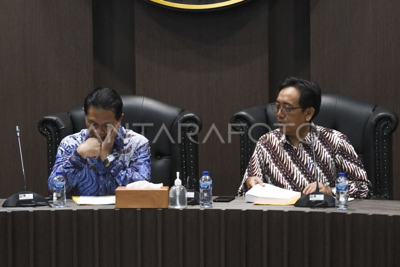 DKPP TERIMA 33 ADUAN MASYARAKAT | ANTARA Foto DKPP TERIMA 33 ADUAN MASYARAKAT | ANTARA Foto