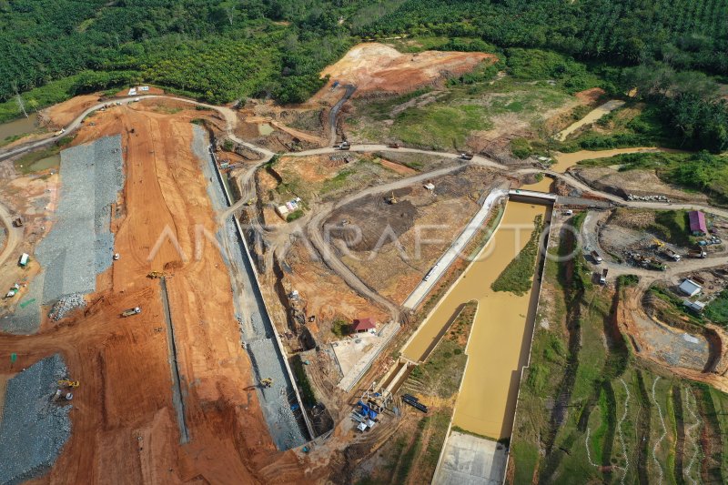 PROGRES PEMBANGUNAN BENDUNGAN SEPAKU SEMOI | ANTARA Foto