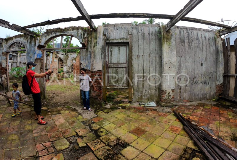 BANGUNAN CAGAR BUDAYA TERBENGKALAI | ANTARA Foto