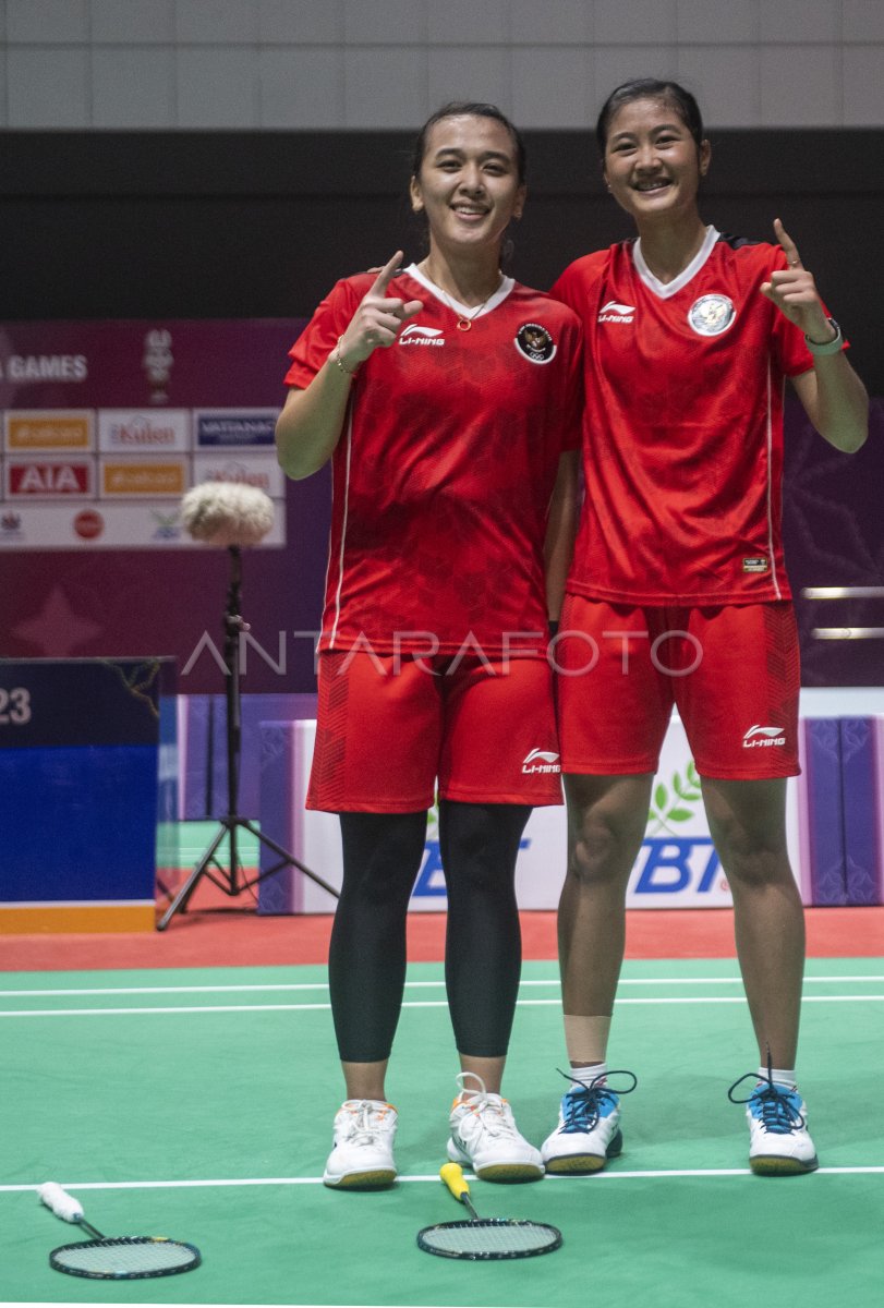 Medali Emas Bulu Tangkis Ganda Putri Sea Games Antara Foto