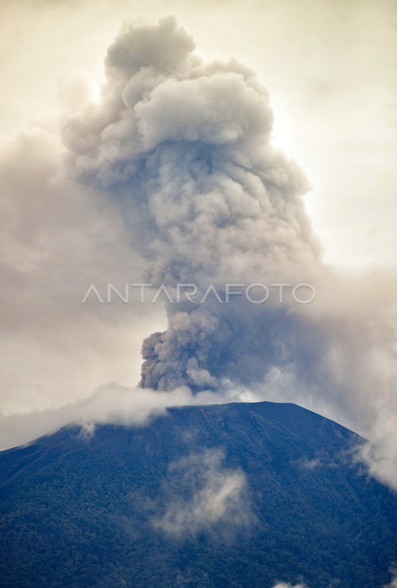 Erupsi Gunung Marapi | ANTARA Foto Erupsi Gunung Marapi | ANTARA Foto