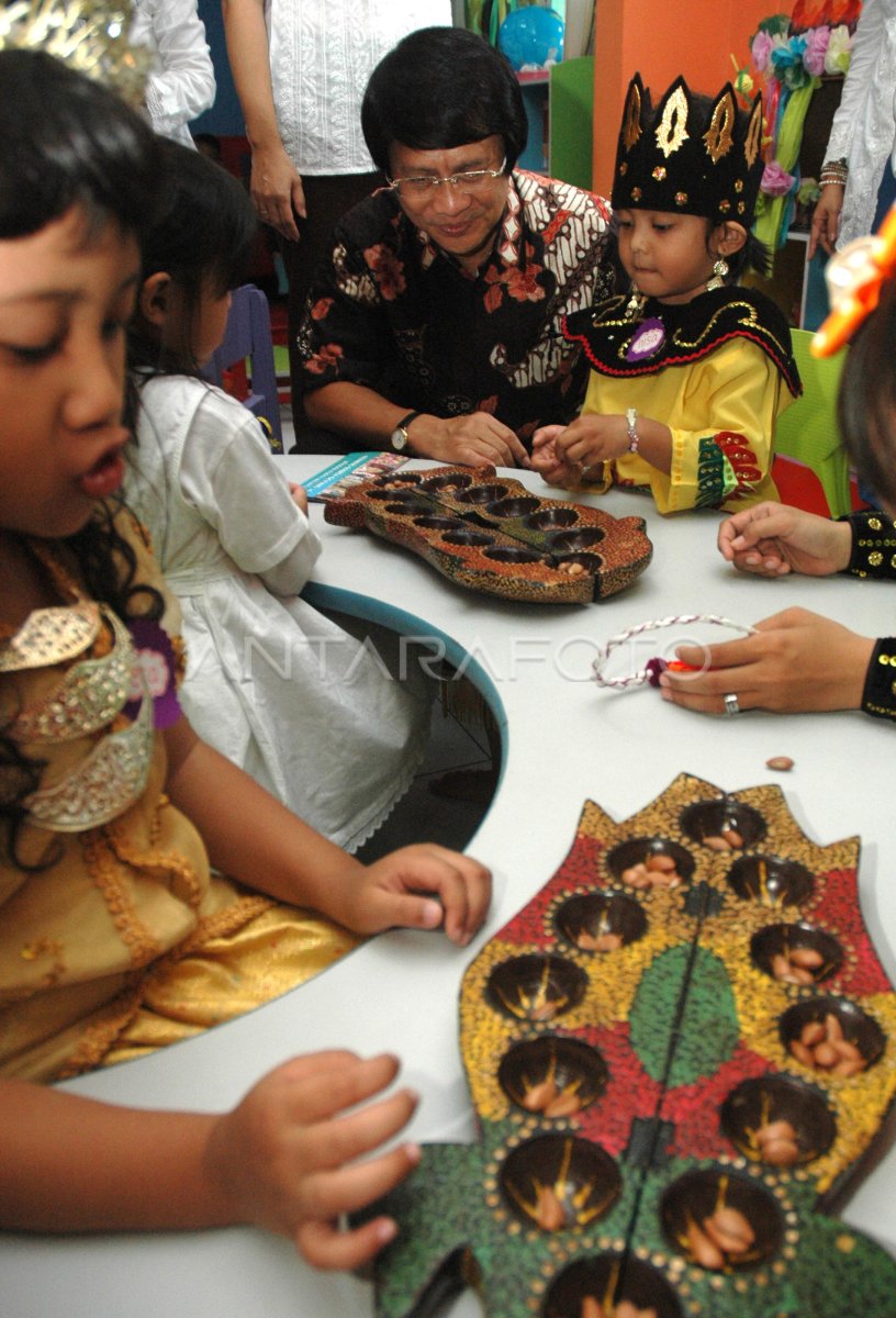 LESTARIKAN BUDAYA TRADISIONAL | ANTARA Foto LESTARIKAN BUDAYA TRADISIONAL | ANTARA Foto