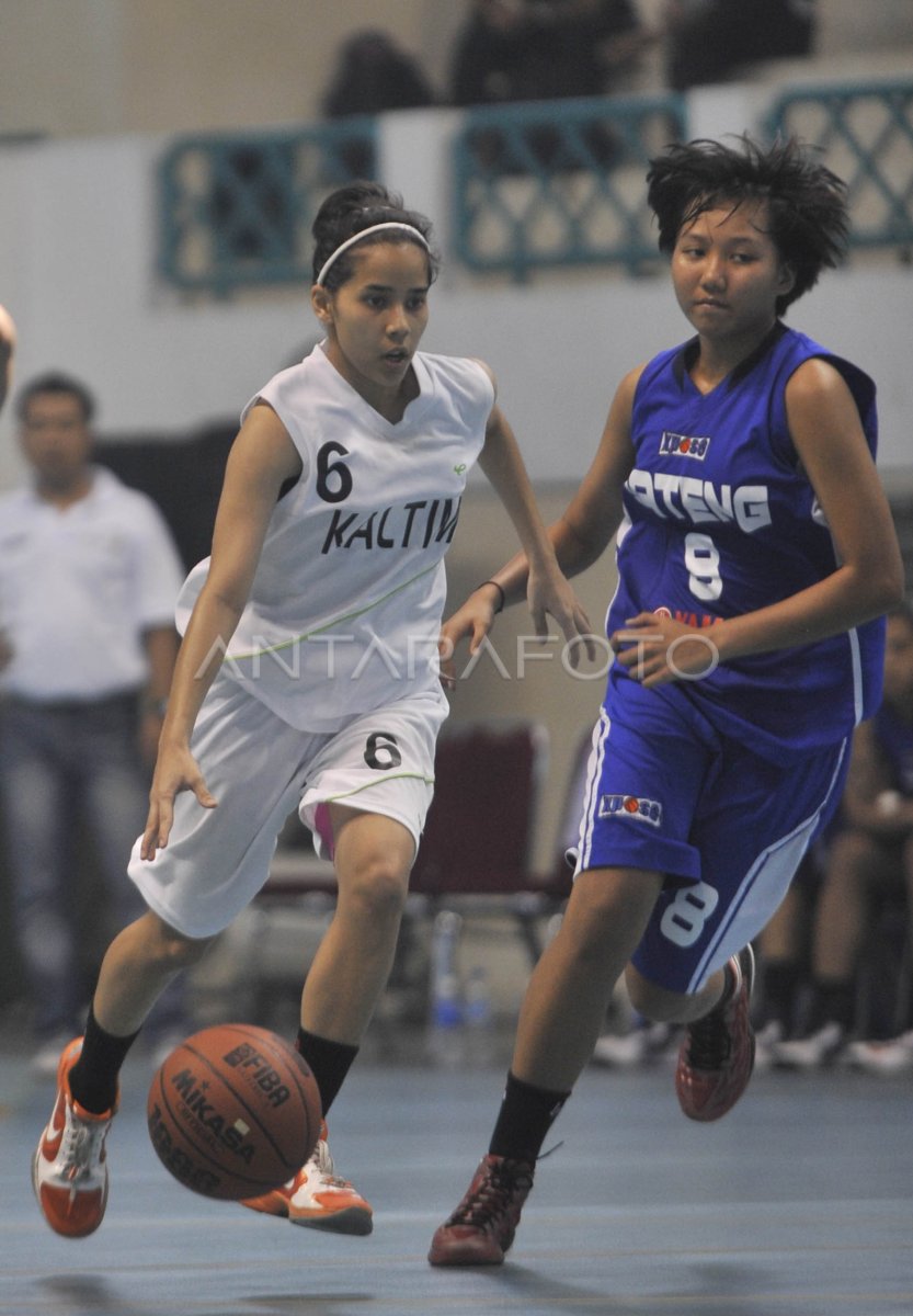 EMAS BASKET PUTRI JATENG | ANTARA Foto