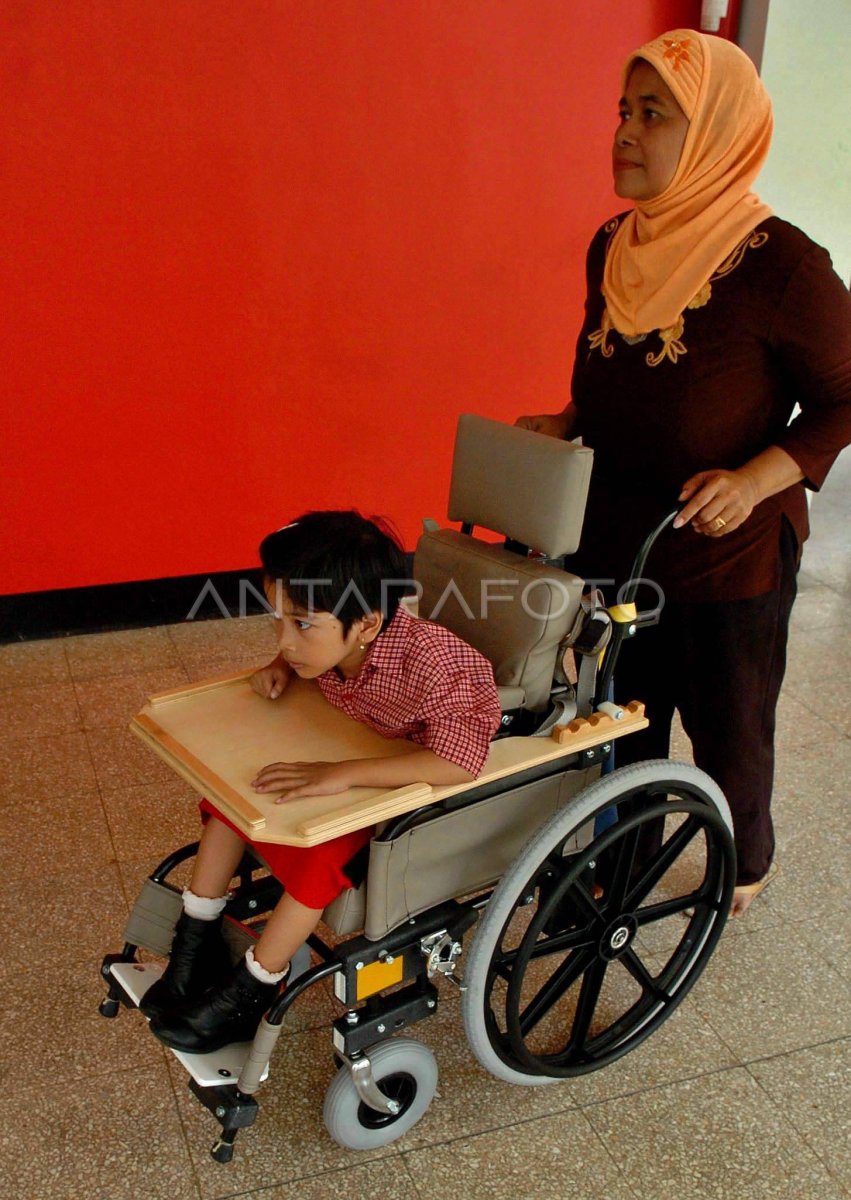 PENDERITA CEREBRAL PALSY | ANTARA Foto PENDERITA CEREBRAL PALSY | ANTARA Foto
