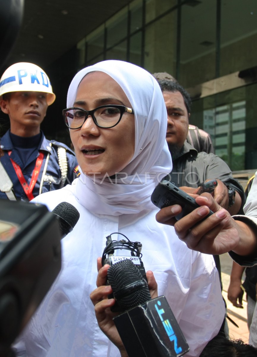 PEMERIKSAAN BUPATI LEBAK BANTEN | ANTARA Foto PEMERIKSAAN BUPATI LEBAK BANTEN | ANTARA Foto
