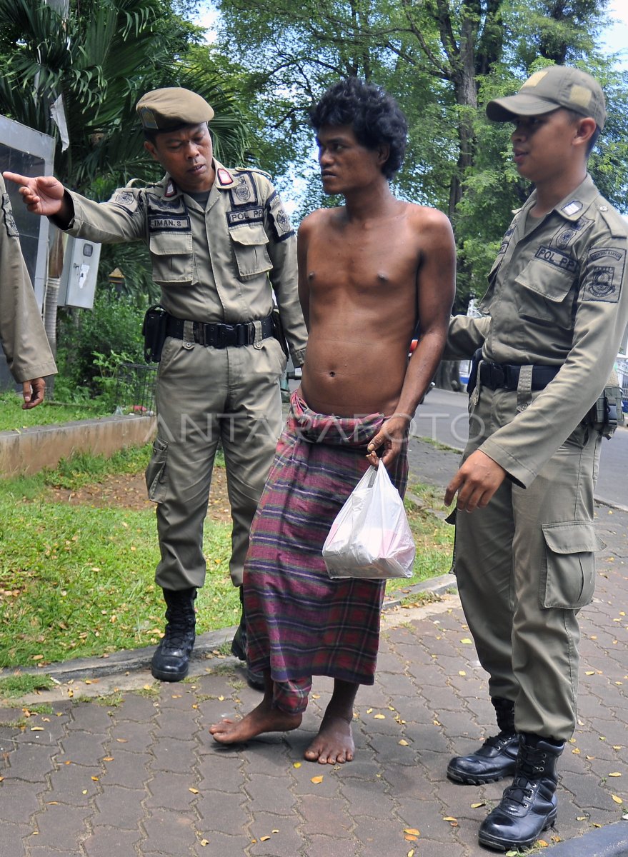 RAZIA ORANG GILA | ANTARA Foto