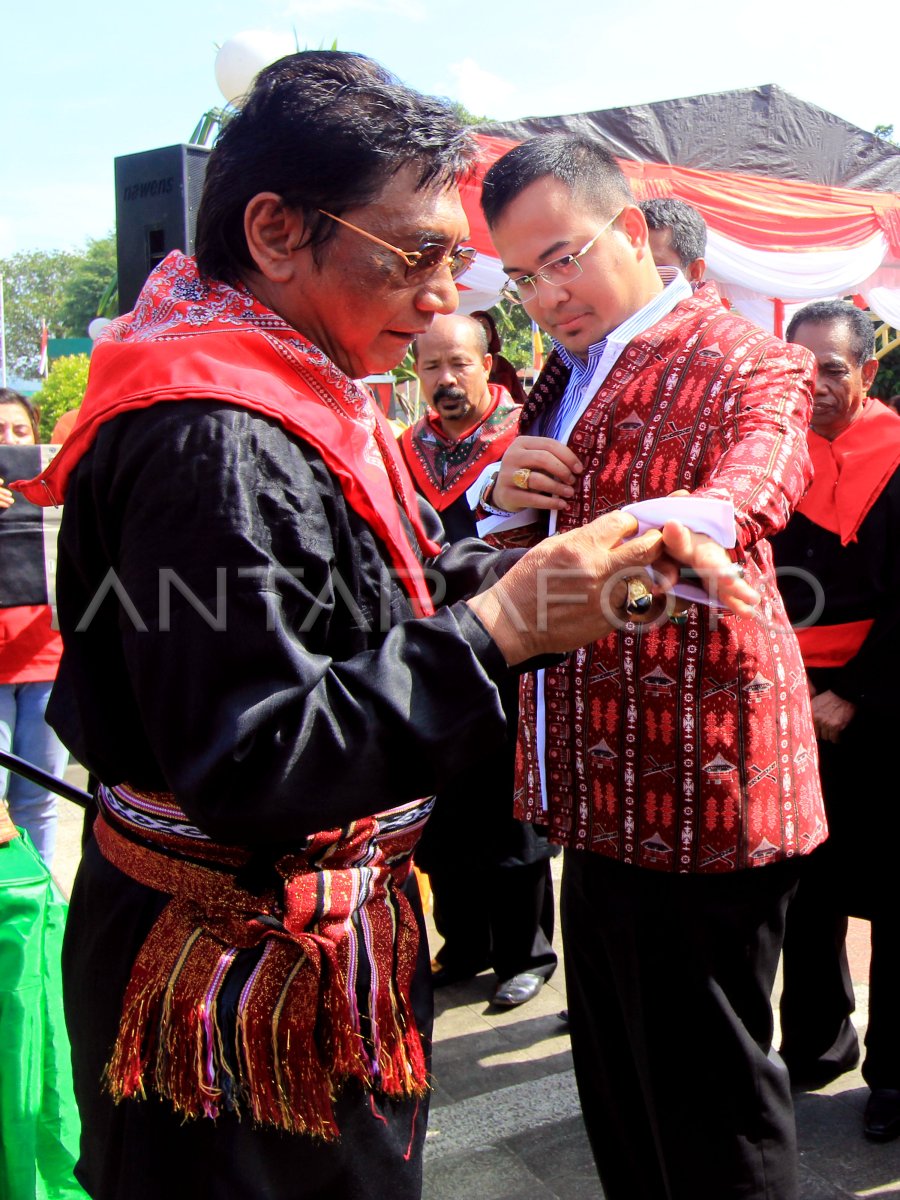 GELAR ADAT KOTA AMBON | ANTARA Foto