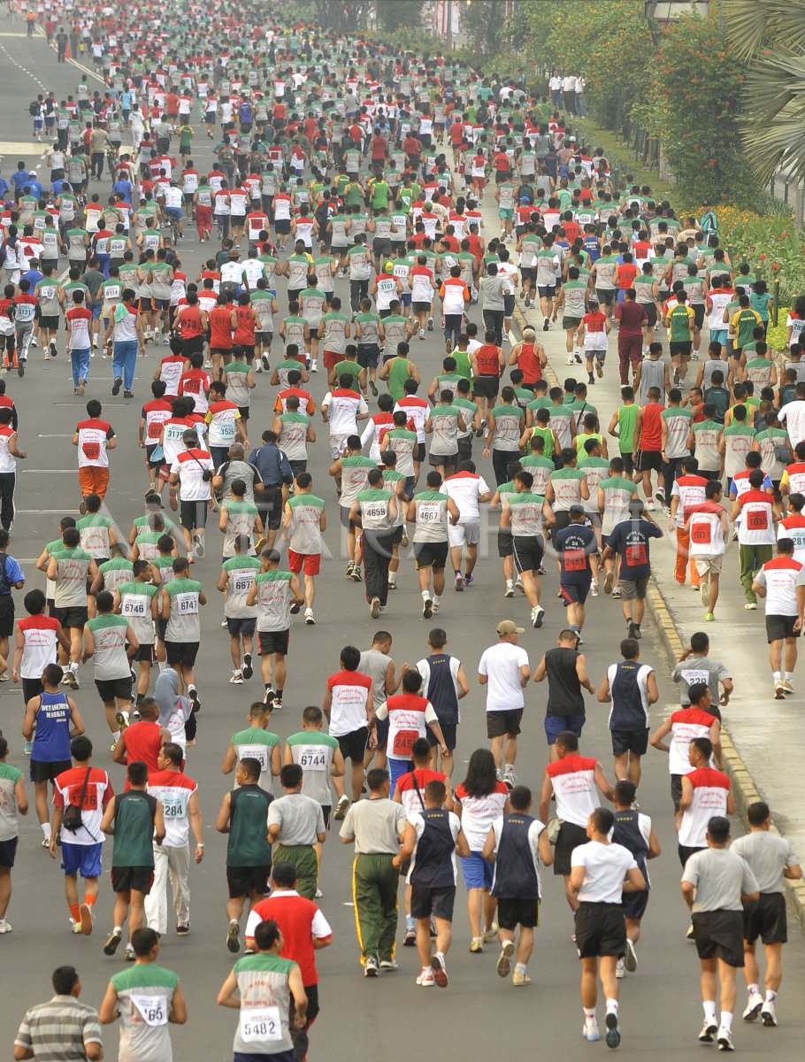 LOMBA LARI HUT TNI | ANTARA Foto